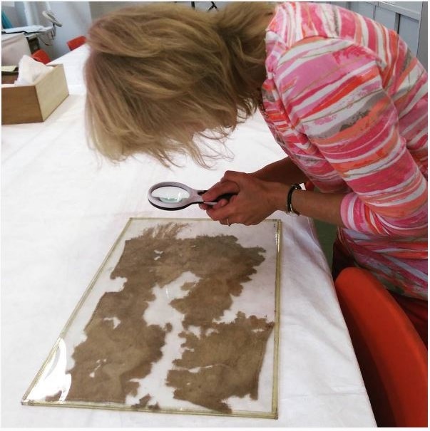 Cave 1Q Linen at Cambridge Museum – Dispersed Qumran Cave Artefacts and ...